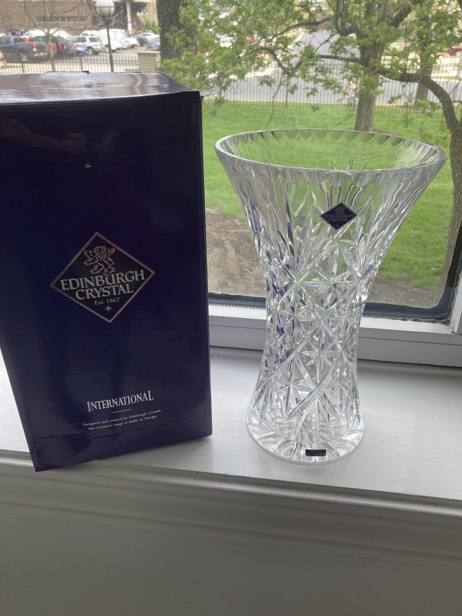 Edinburgh Crystal Vase | Am Yisrael Conservative Congregation
